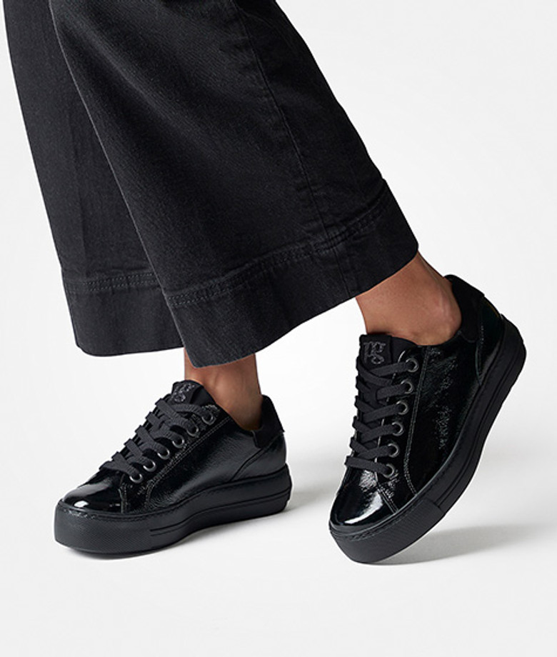 Discover the new Paul Green collection online