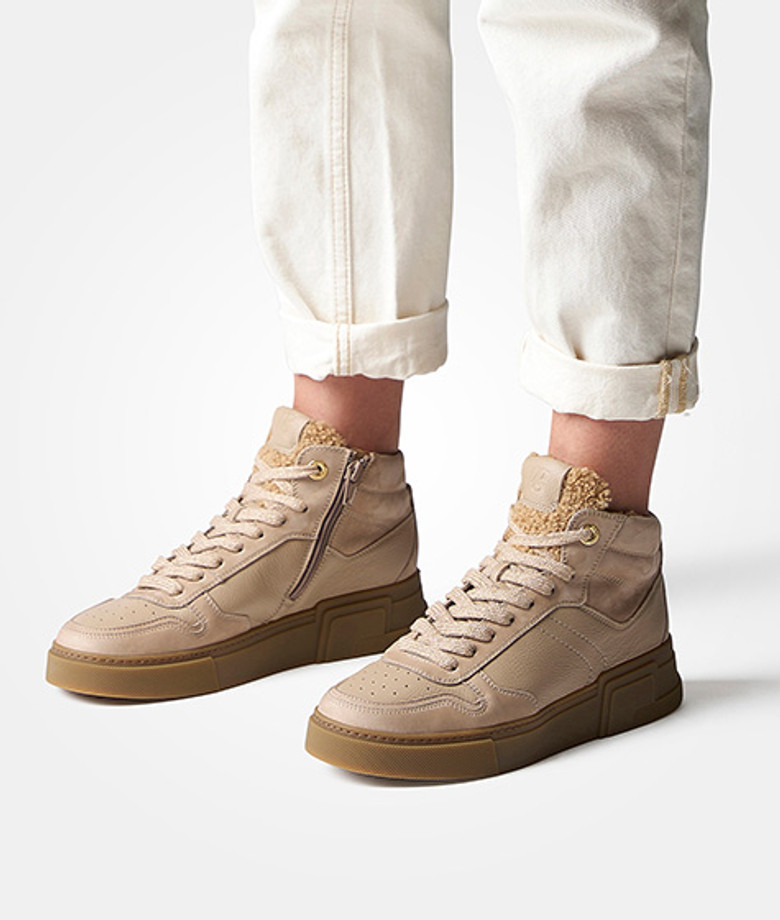 Discover the new Paul Green collection online