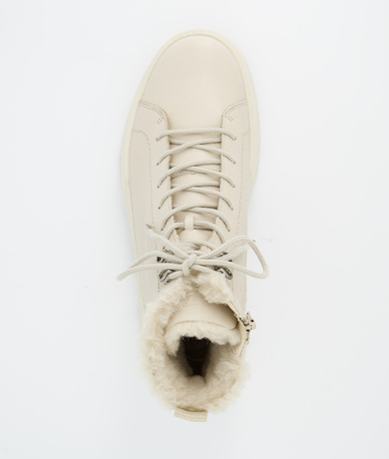 Discover the new Paul Green collection online