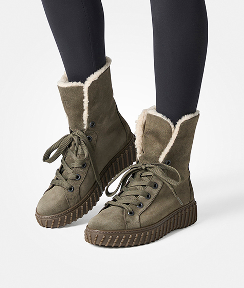 Discover the new Paul Green collection online